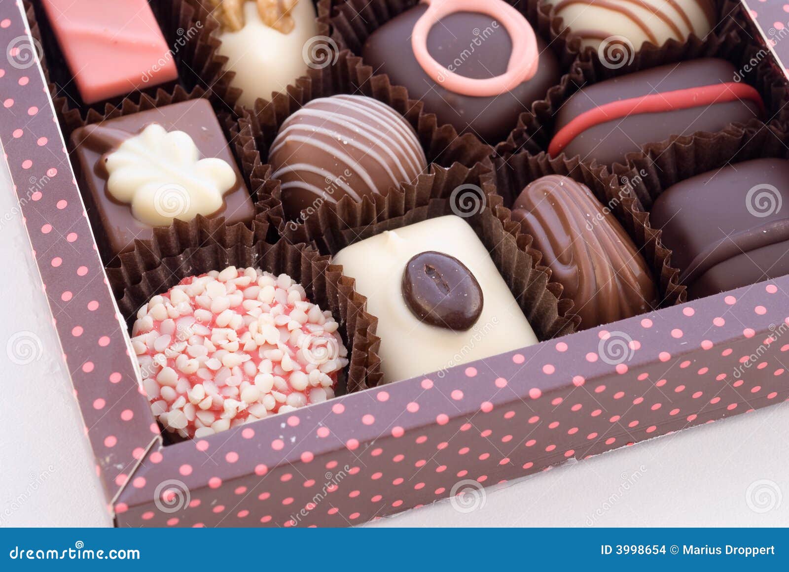 Een Deel Van Doos Met Chocoladebonbons Stock Foto - Image of ...