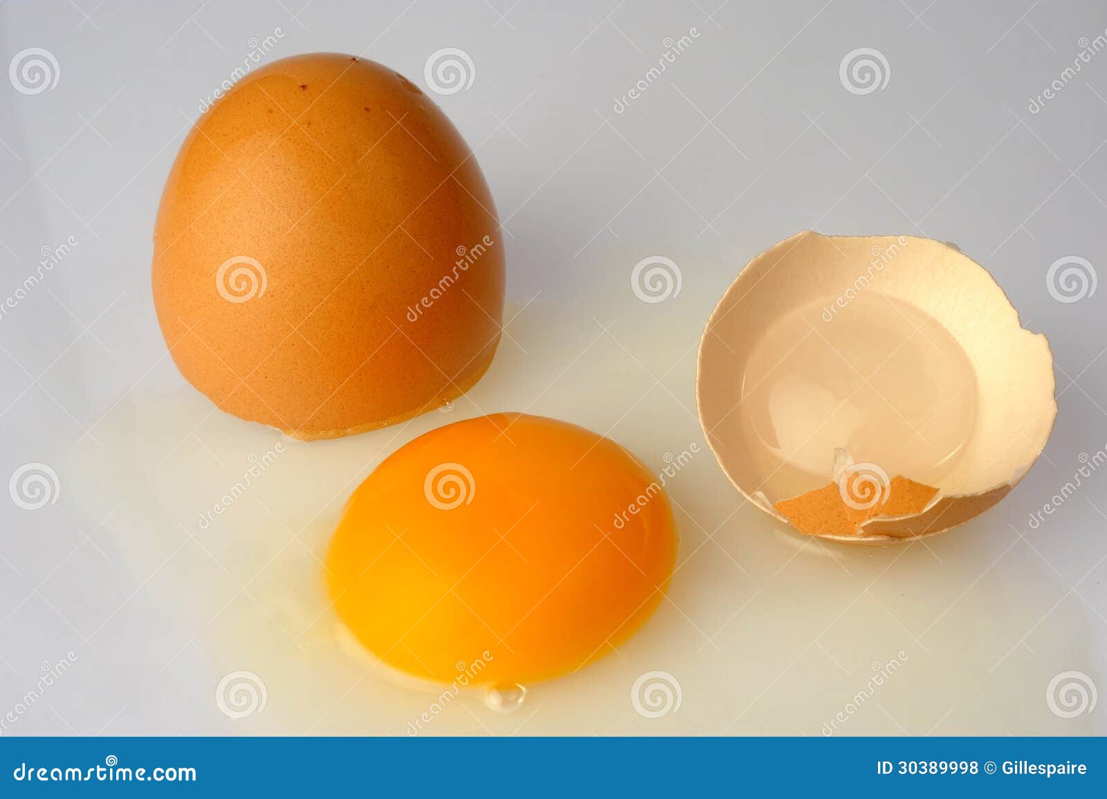 Een gebroken ei stock foto. Image of vers, enkelvoudig - 30389998