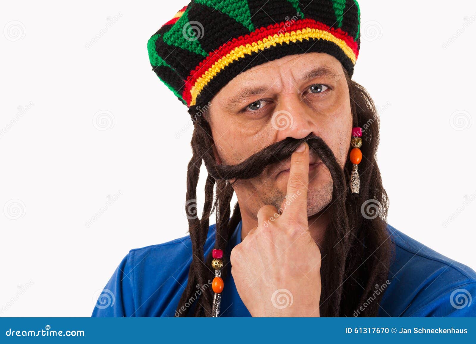 Een Gekke Mens Met Dreadlockspruik Stock Foto - Image of haarstijl ...