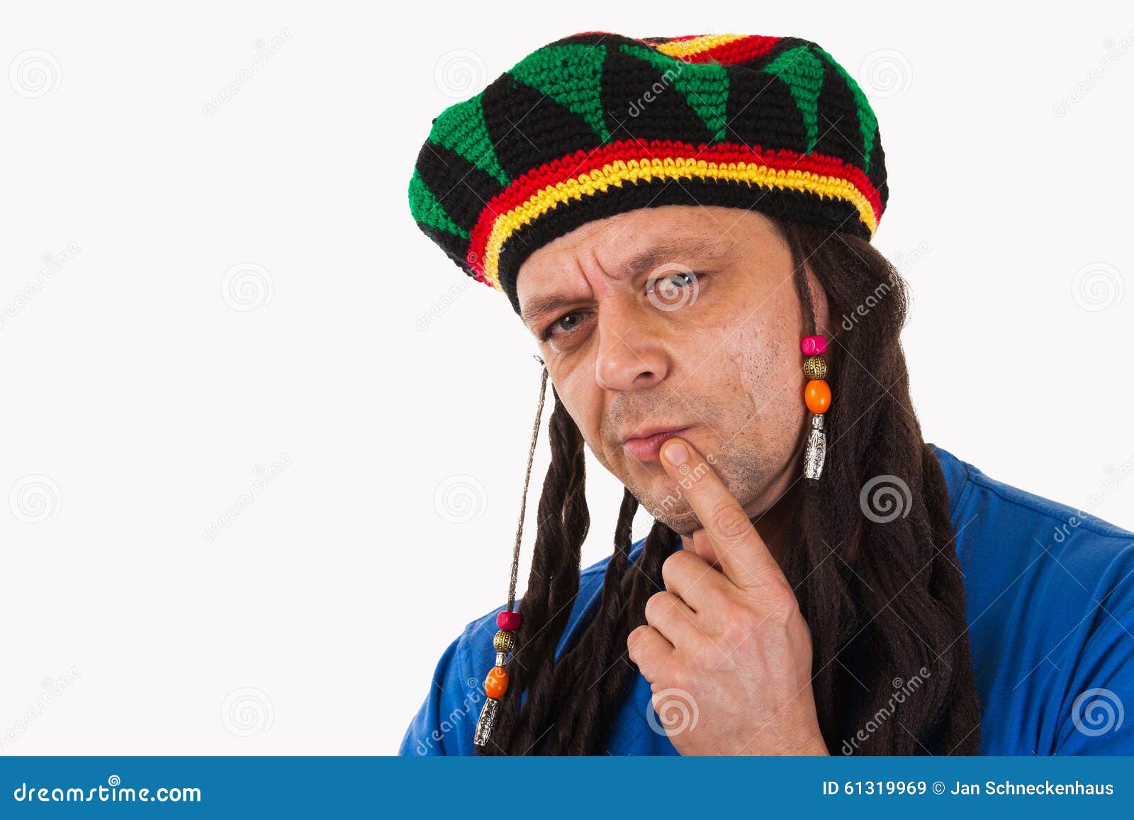 Een Gekke Mens Met Dreadlockspruik Stock Afbeelding - Image of pret ...