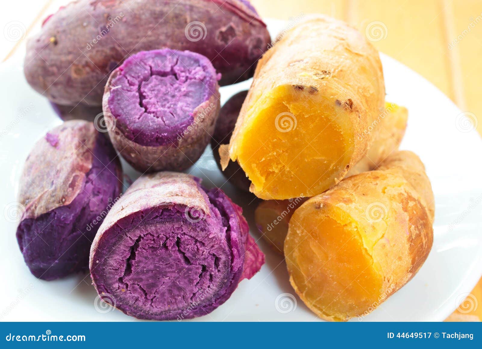 Een Gestoomde Bataat of Gekookte Yams Stock Afbeelding - Image of ...