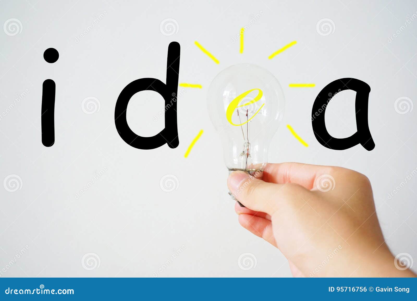 Een Gloeilamp - Komt Hier Het Idee Stock Illustratie - Illustration of ...