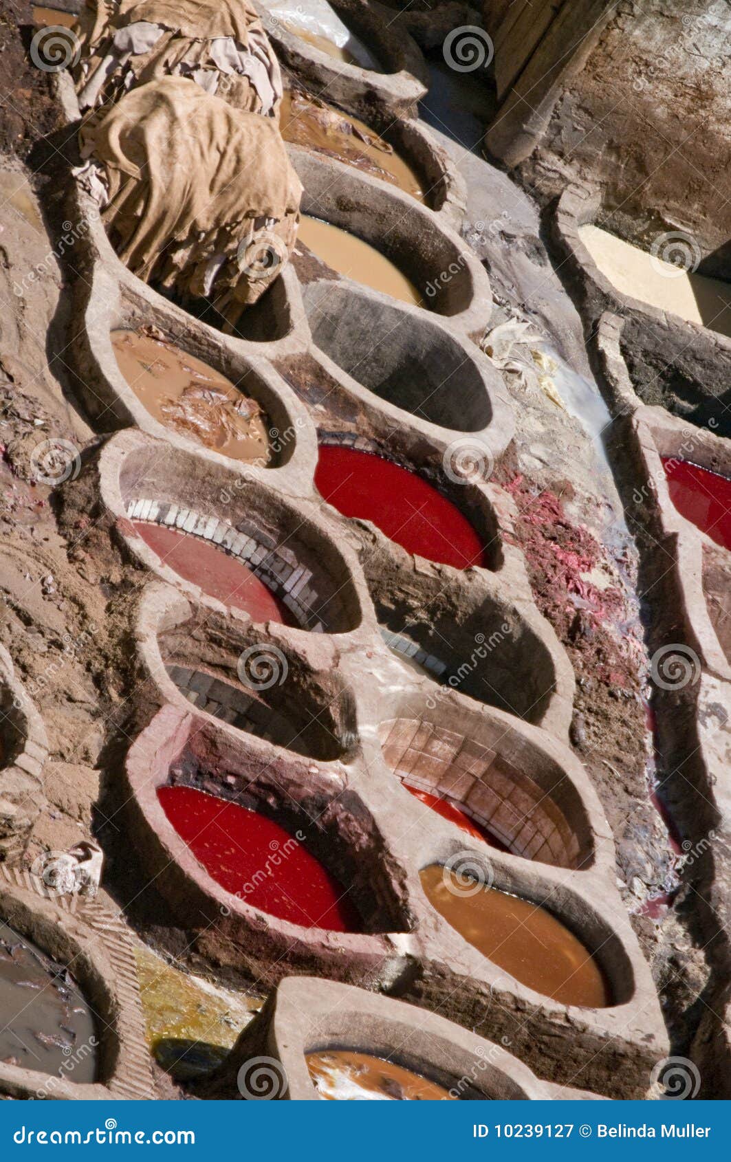 Een Looierij in Fes, Marokko Stock Afbeelding - Image of manier ...