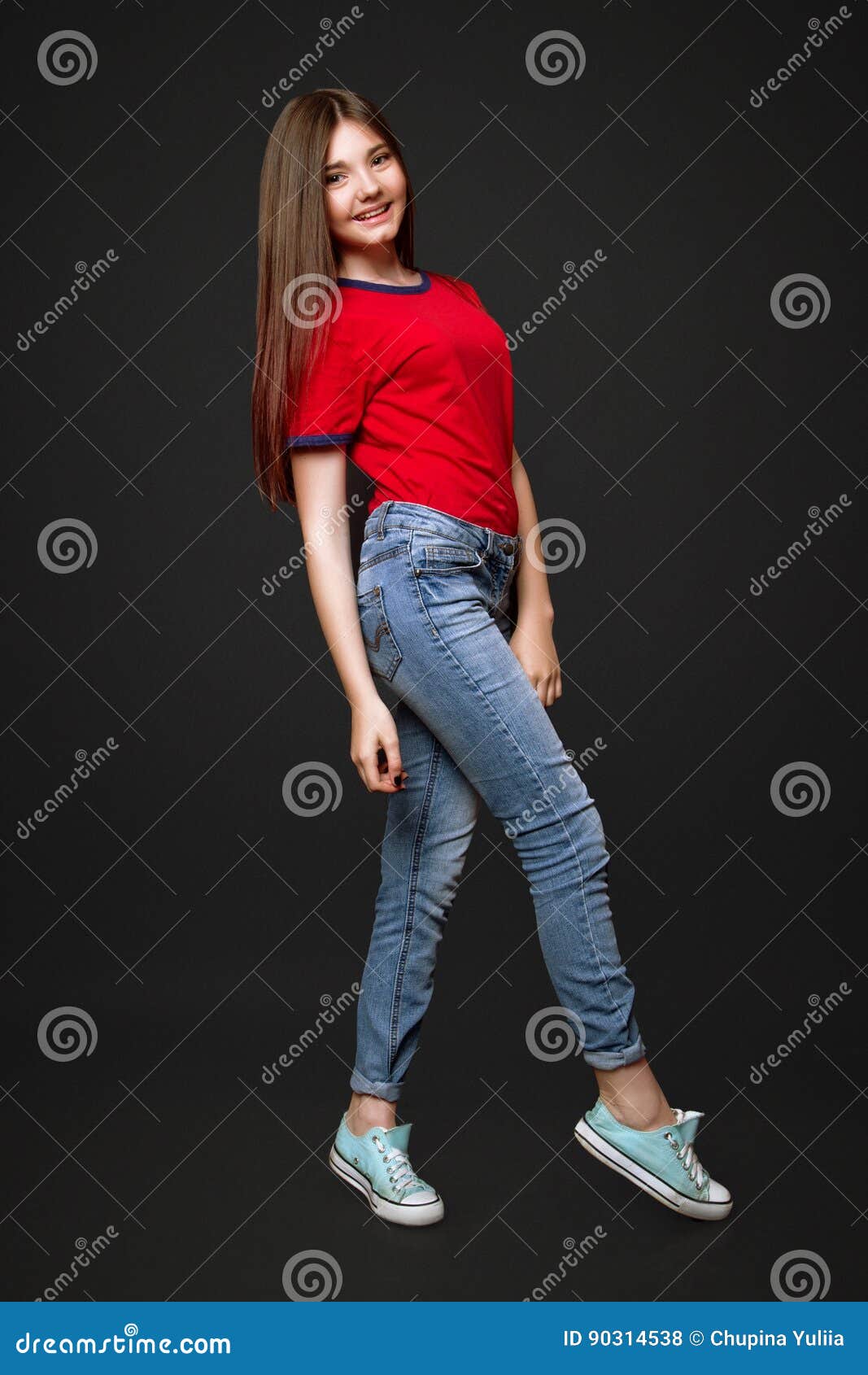 Een Mooi 13 Jaar Oud Meisje Stock Foto - Image of achtergrond, mooi ...