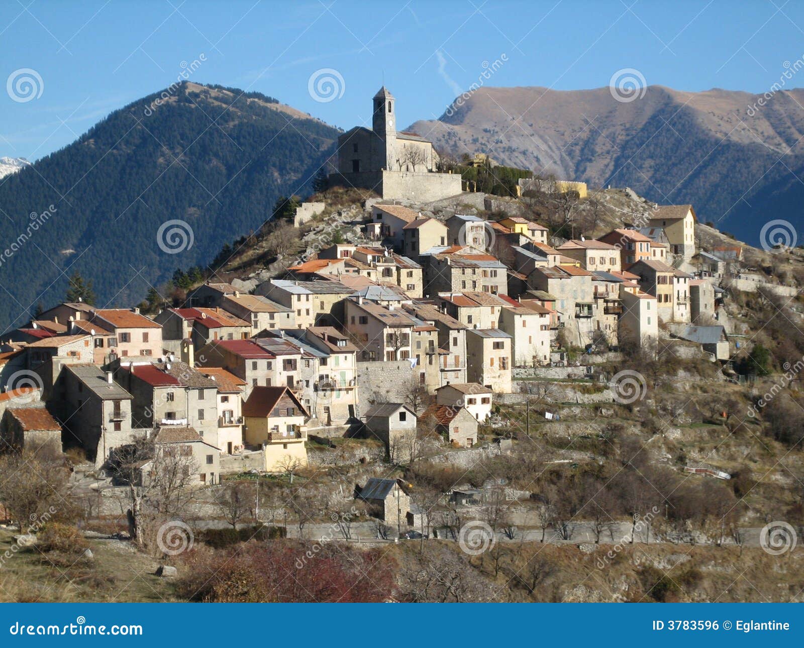 Een mooi middeleeuws dorp stock foto. Image of rood, geschiedenis - 3783596