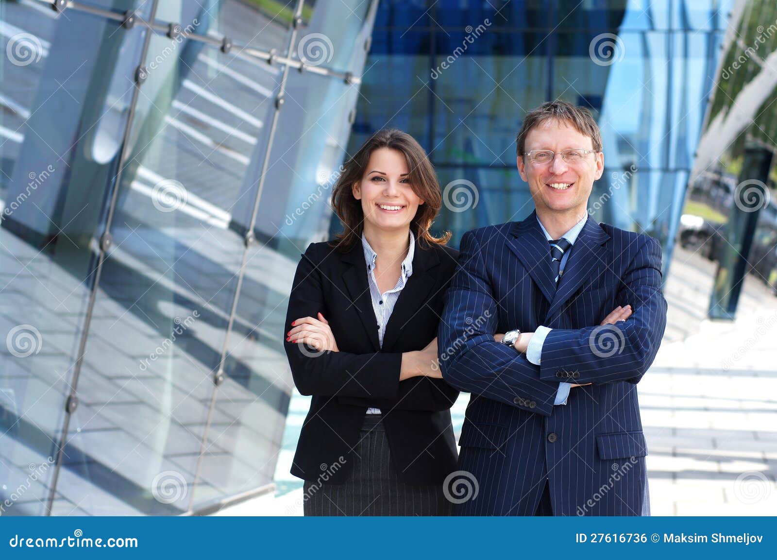 Een Paar Bedrijfspersonen in Formele Kleding Stock Foto - Image of ...