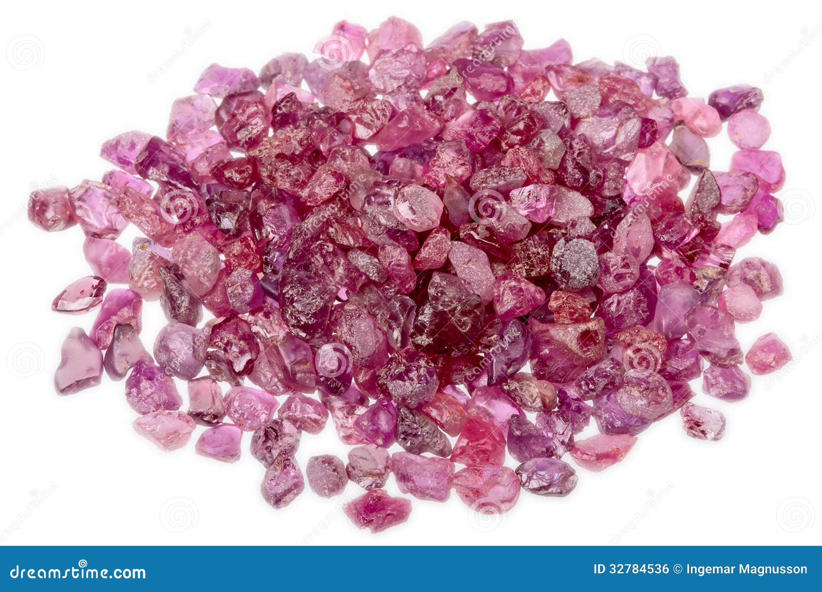 Een Stapel Van Ruwe Ongesneden Rozerode Robijn Stock Foto - Image of ...