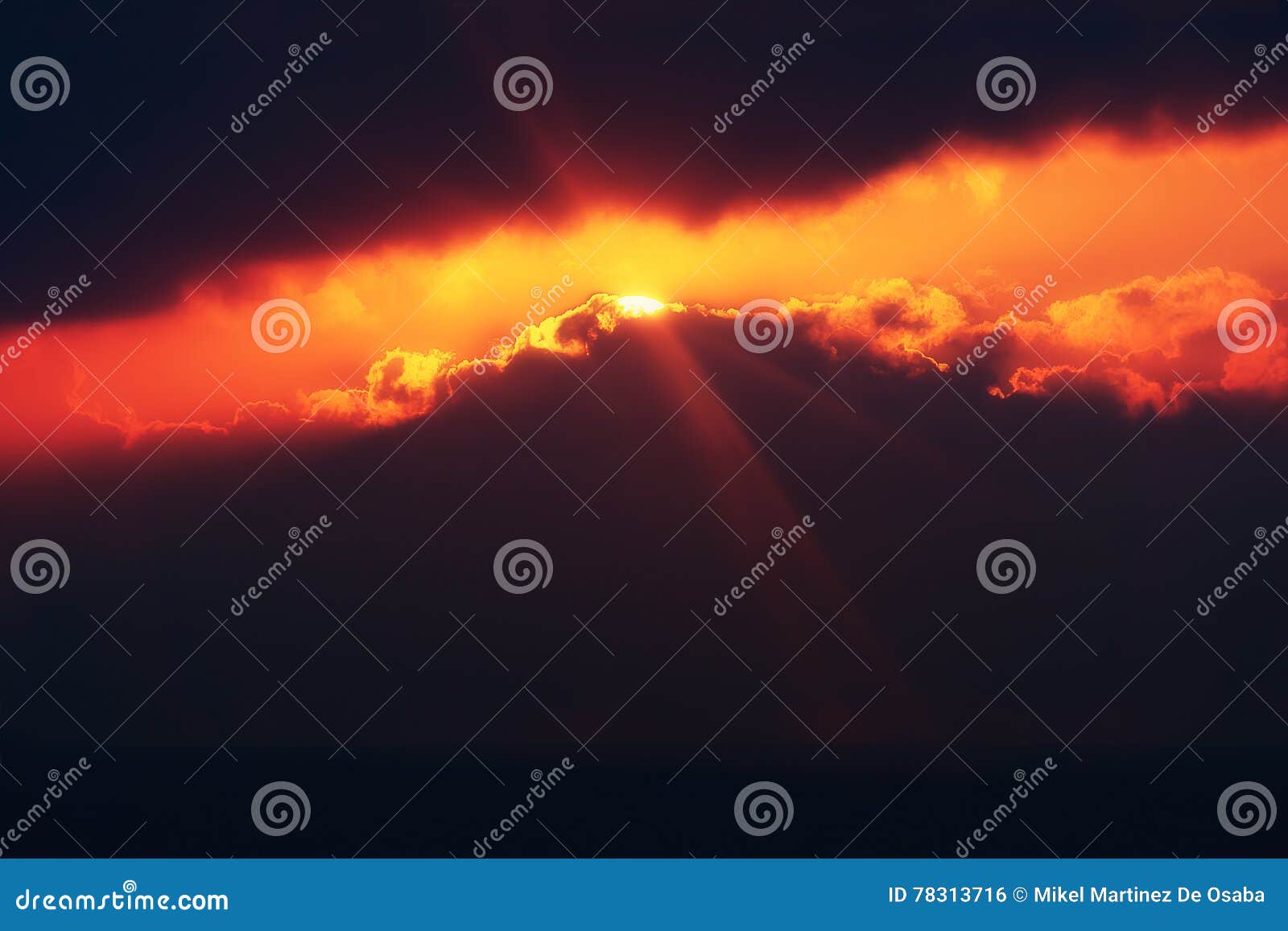 Een straal van hoop stock foto. Image of sinaasappel - 78313716