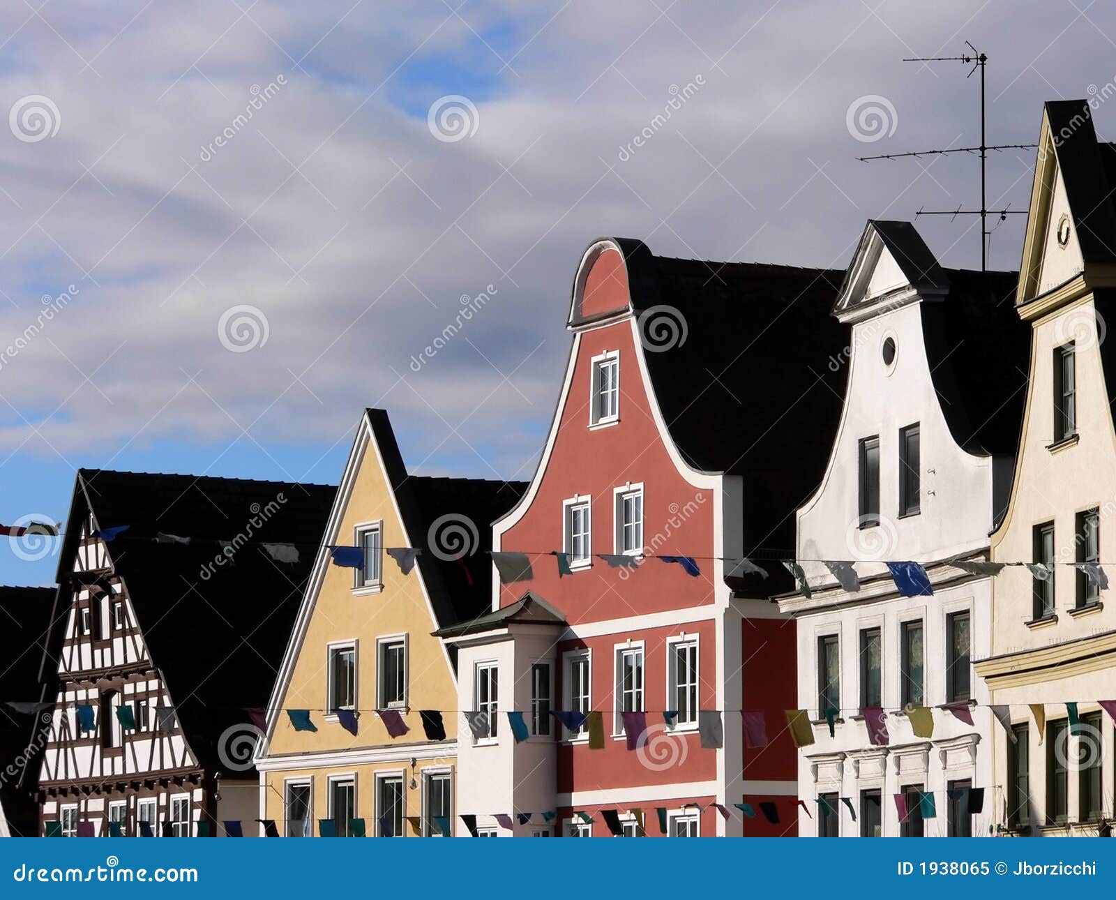 Een typisch Duits huis stock afbeelding. Image of muur - 1938065