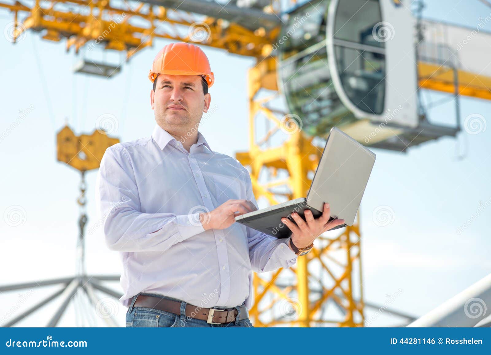 Een voorman bij de bouw stock foto. Image of helm, gebouw - 44281146