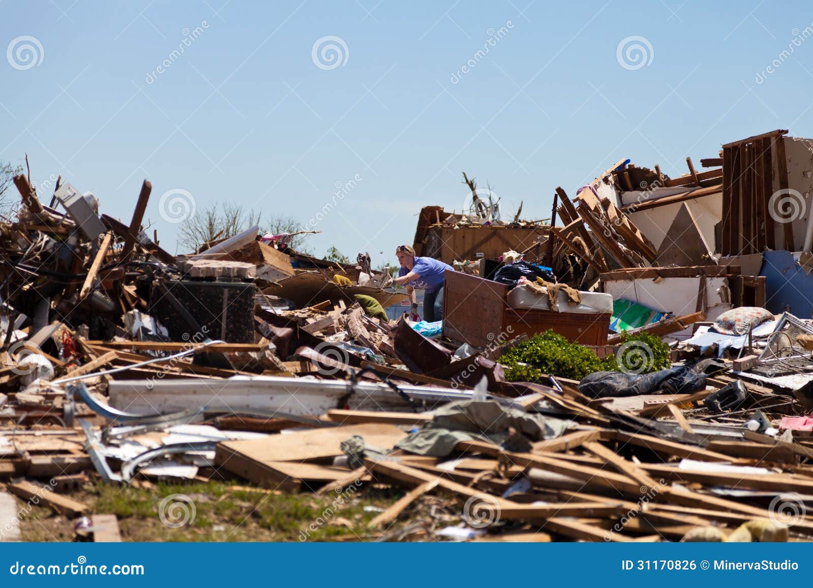 EF5 Tornado in Moore - Oklahoma Redactionele Foto - Image of draaister ...