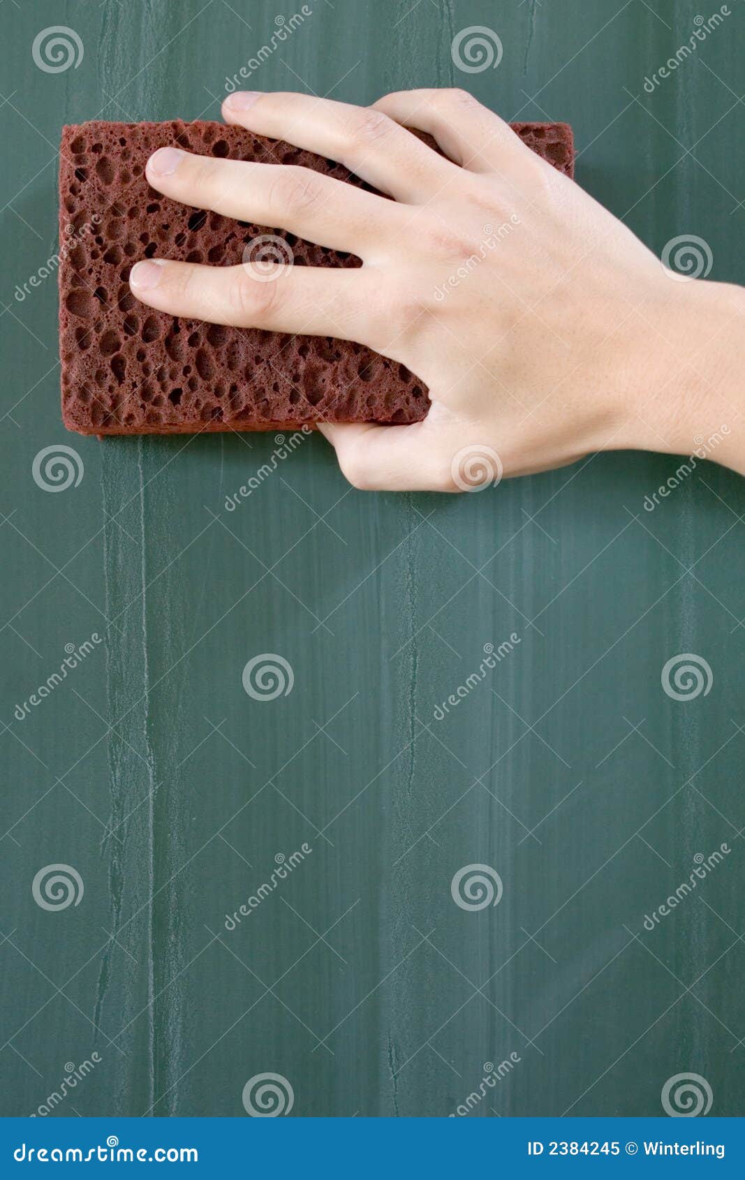 Effacement du tableau noir image stock. Image du cours - 2384245