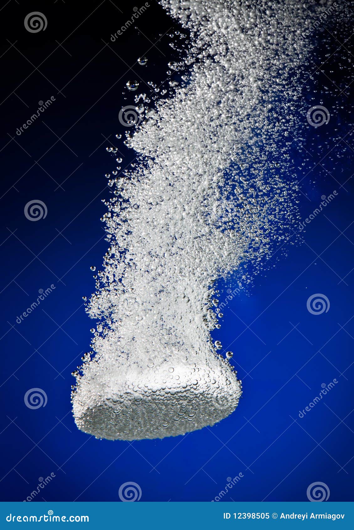 Effervescent Tablet in Water with Bubbles Stock Image - Image of ...