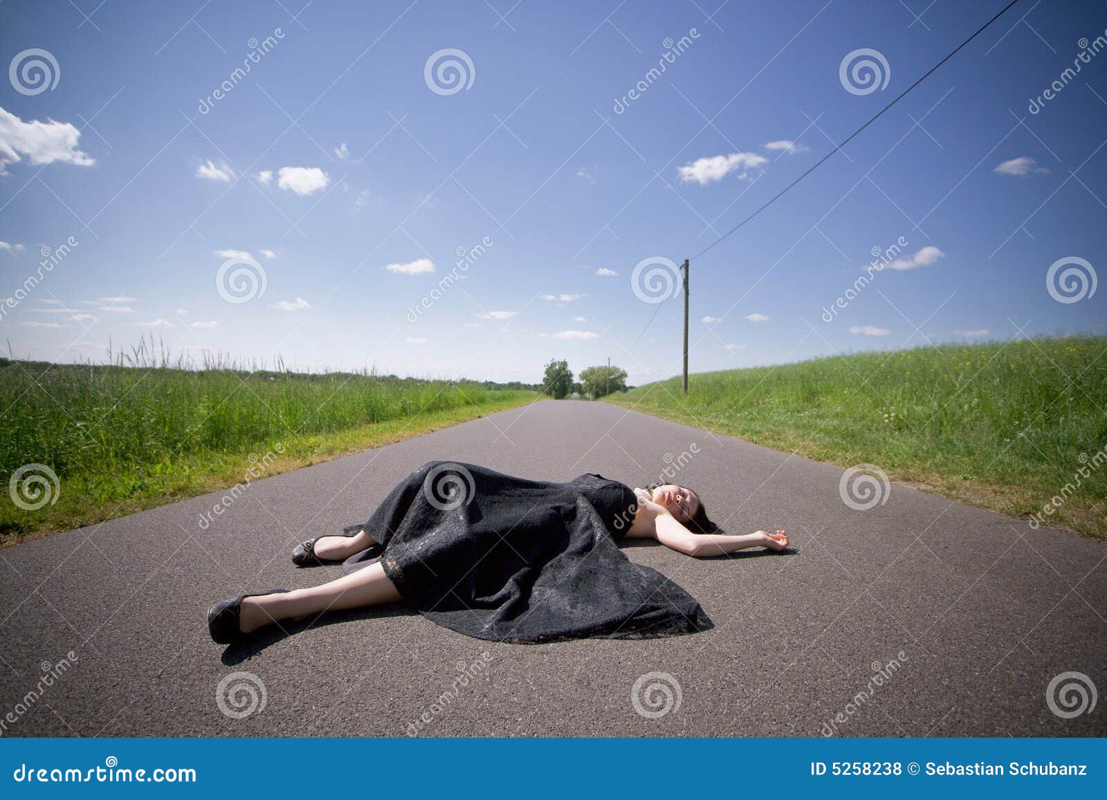 Effondré photo stock. Image du aide, mode, configuration - 5258238