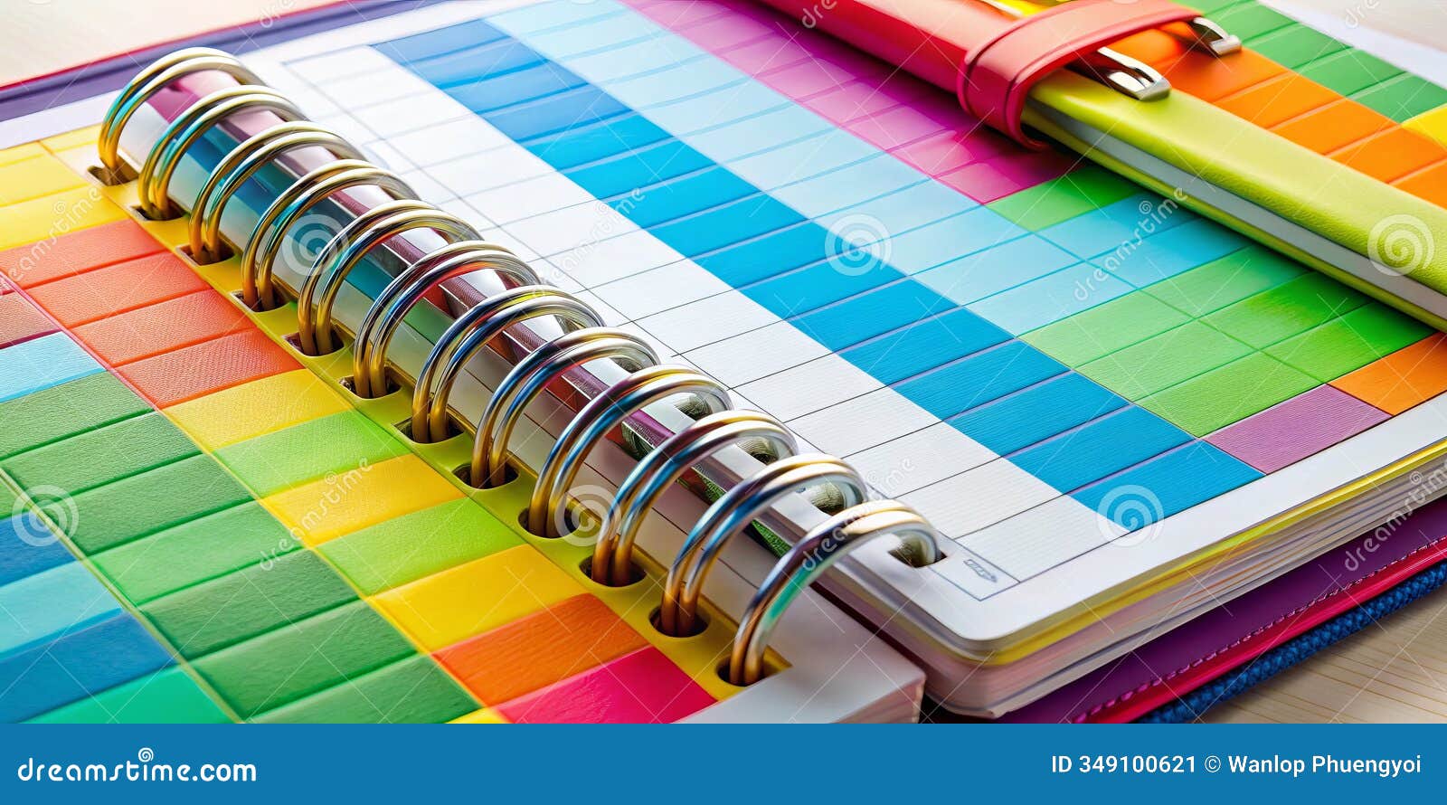 Effortlessly Achieve Your Goals with this Stylish daily Planner: a Free ...