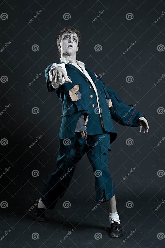 Effrayer terrible de zombi image stock. Image du pâlot - 7763811