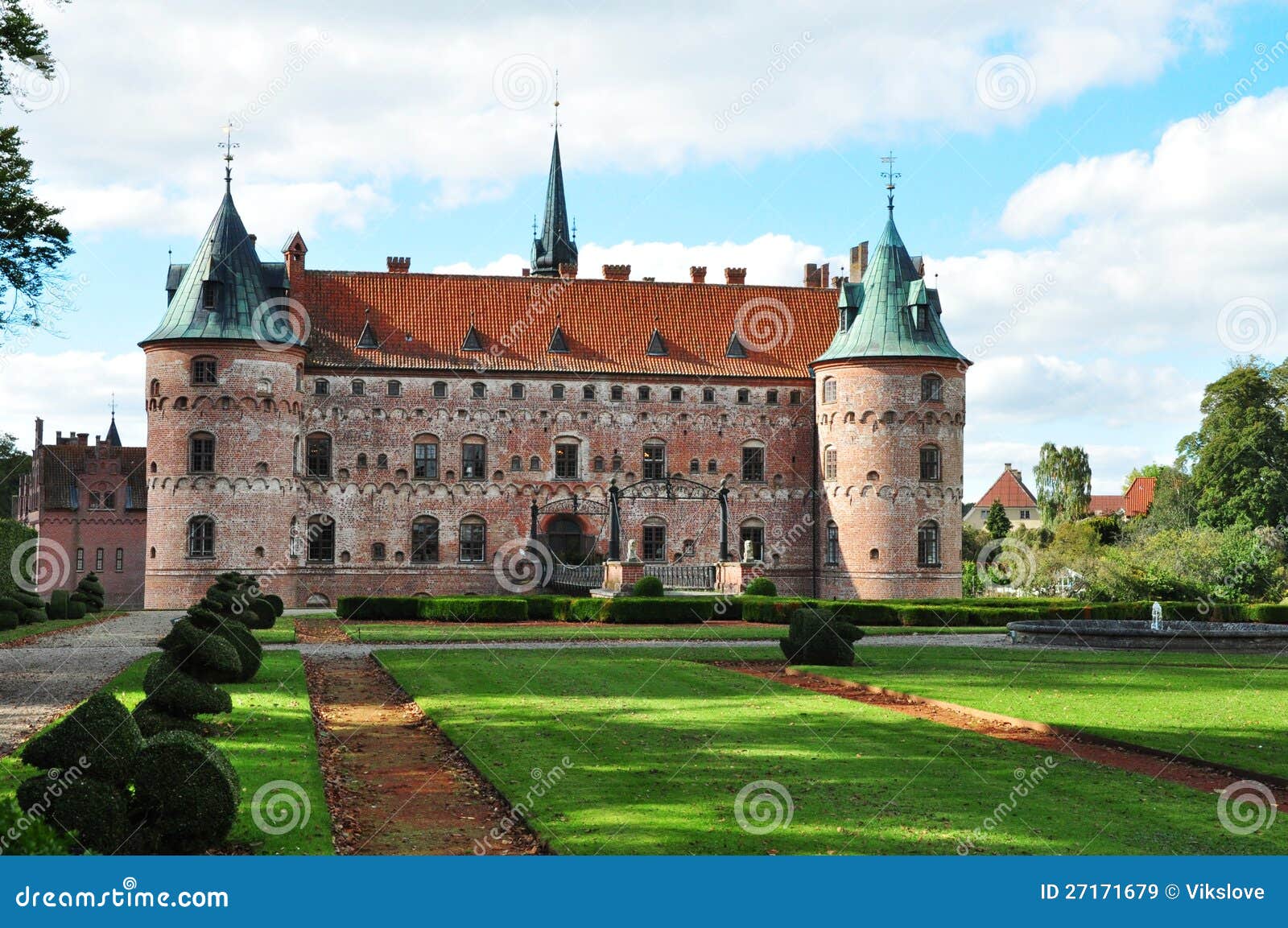 Egeskov Castle Stock Image | CartoonDealer.com #27171679