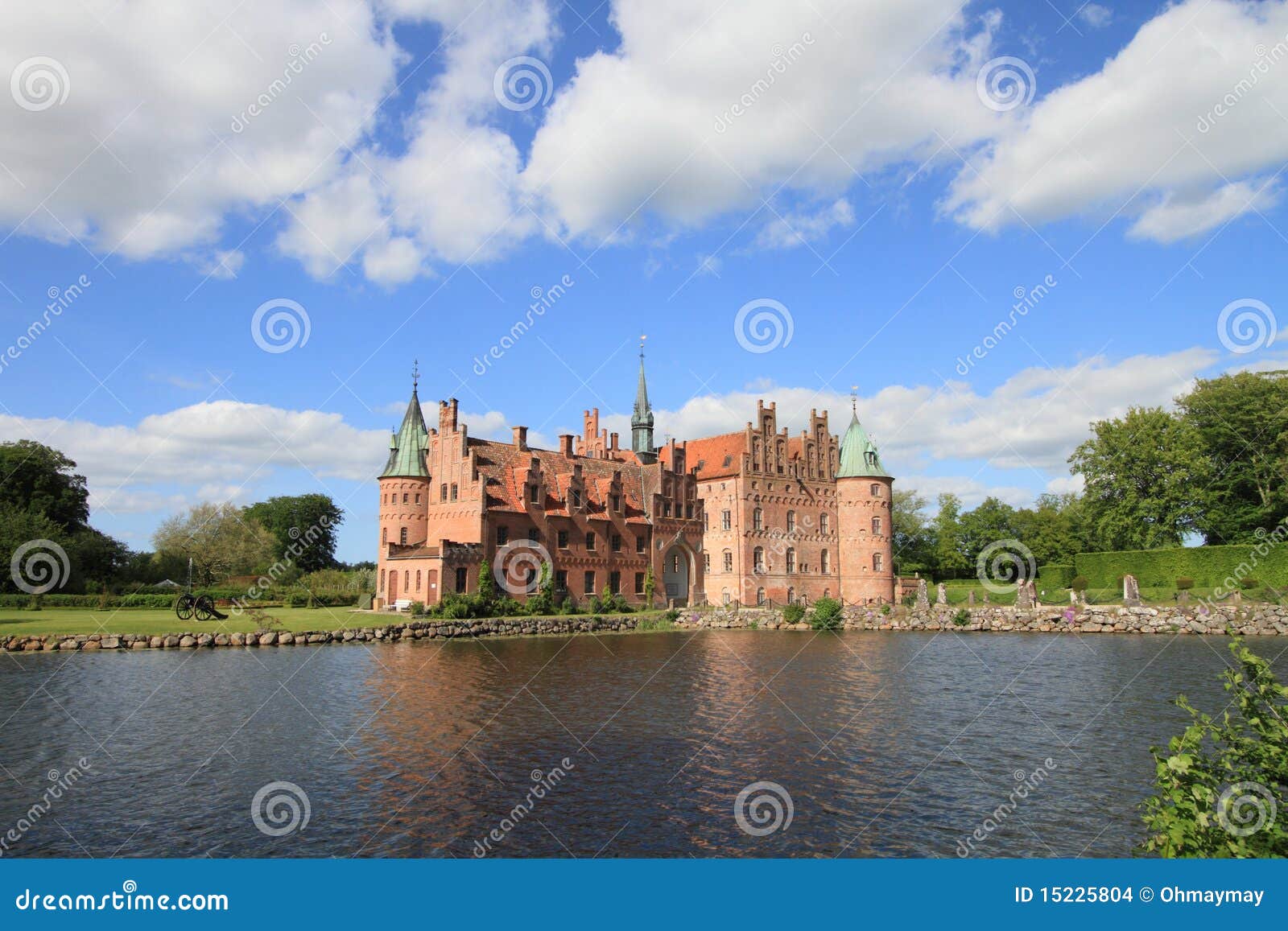 Egeskov castle, Denmark stock photo. Image of house, scenic - 15225804