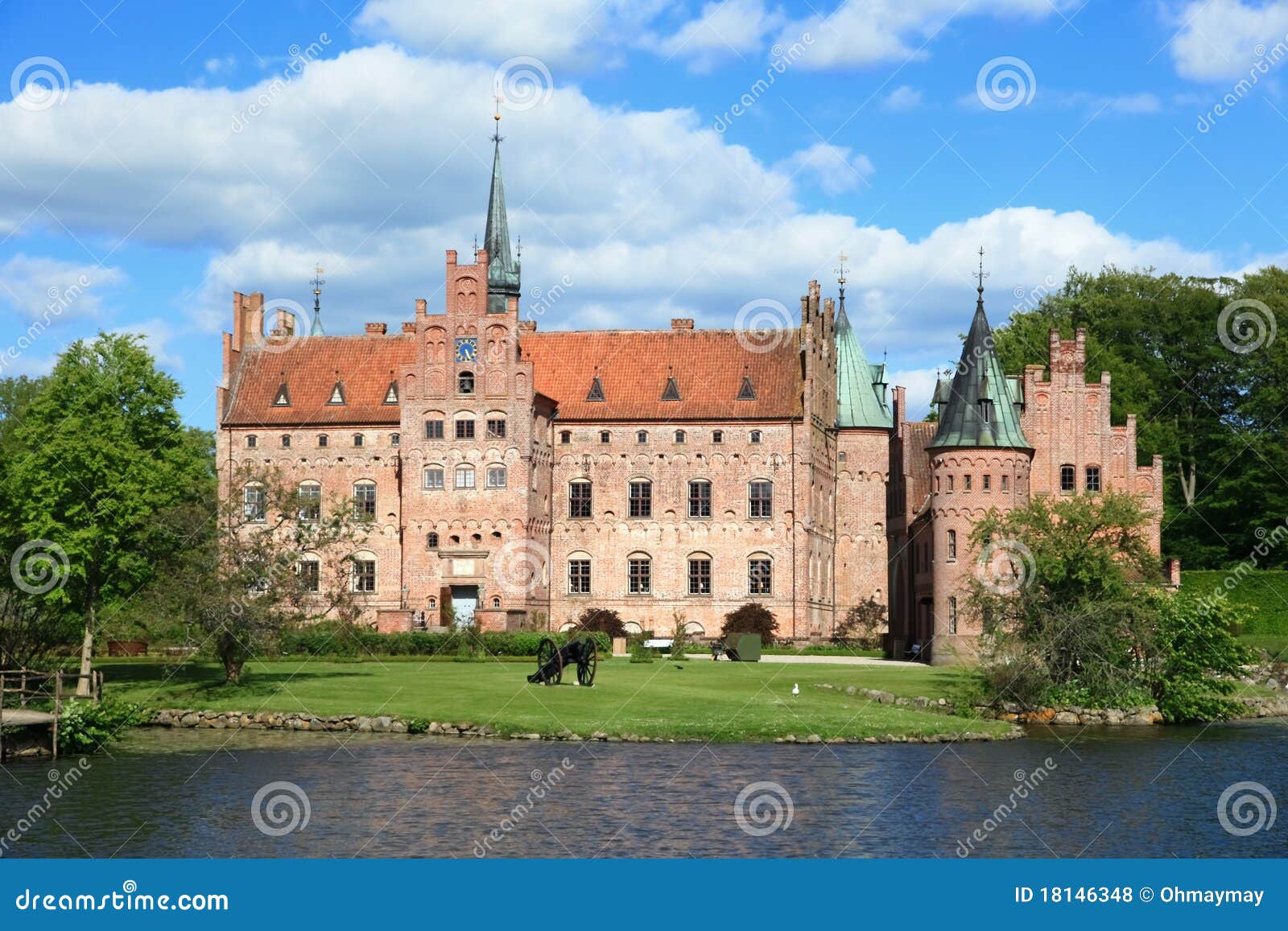 Egeskov Castle, Denmark Stock Photography | CartoonDealer.com #18146348