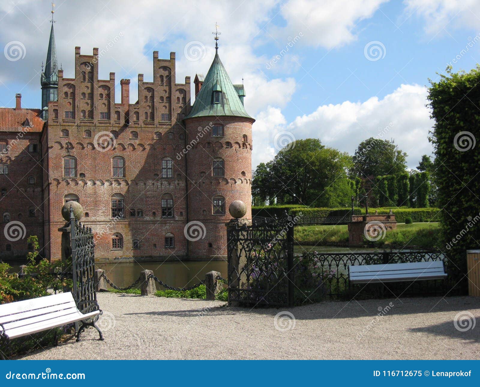 Egeskov Castle editorial image. Image of spire, historic - 116712675