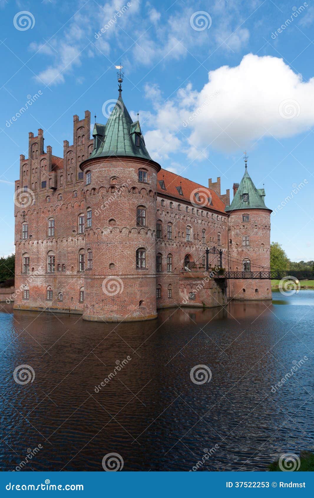 Egeskov castle stock image. Image of destination, reflection - 37522253