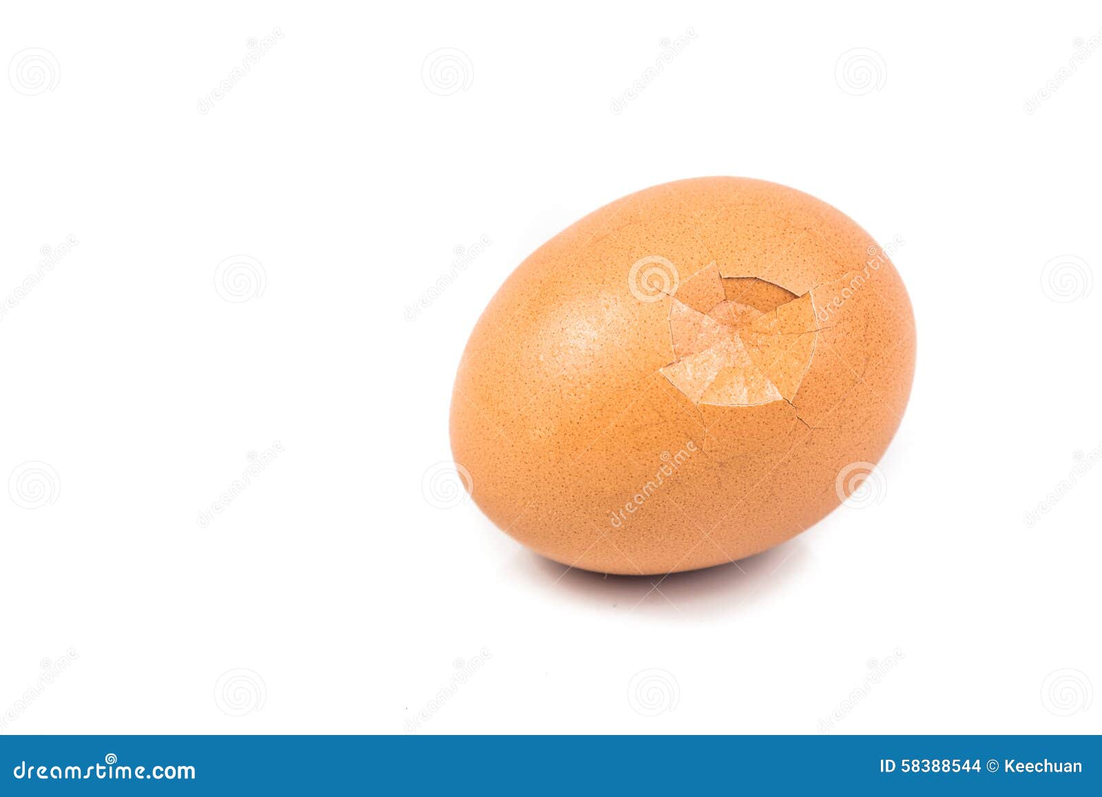 Egg Com O Shell De Ovo Rachado Isolado No Branco Foto de Stock - Imagem ...
