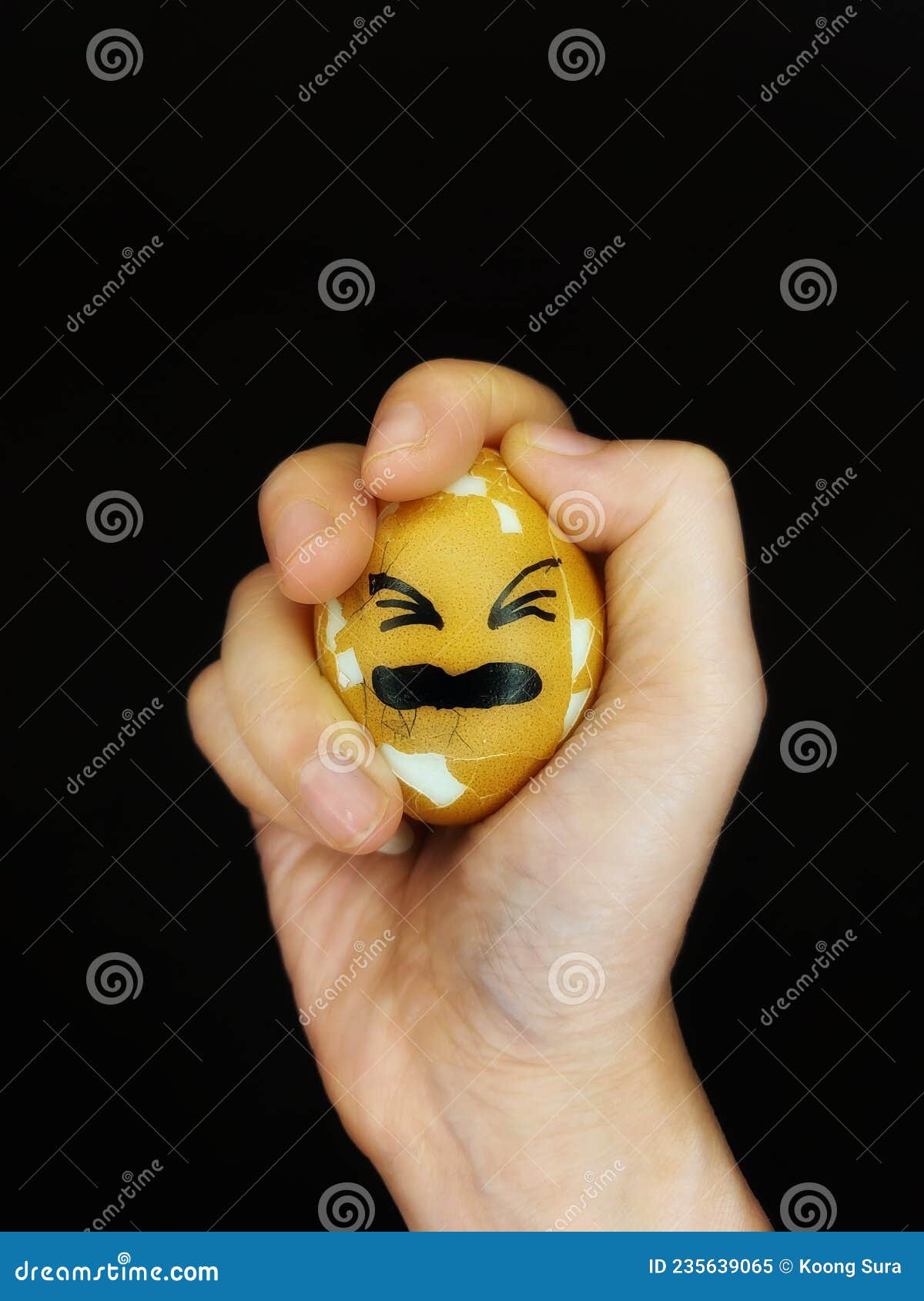 The egg in the hand. stock image. Image of hurt, brocken - 235639065