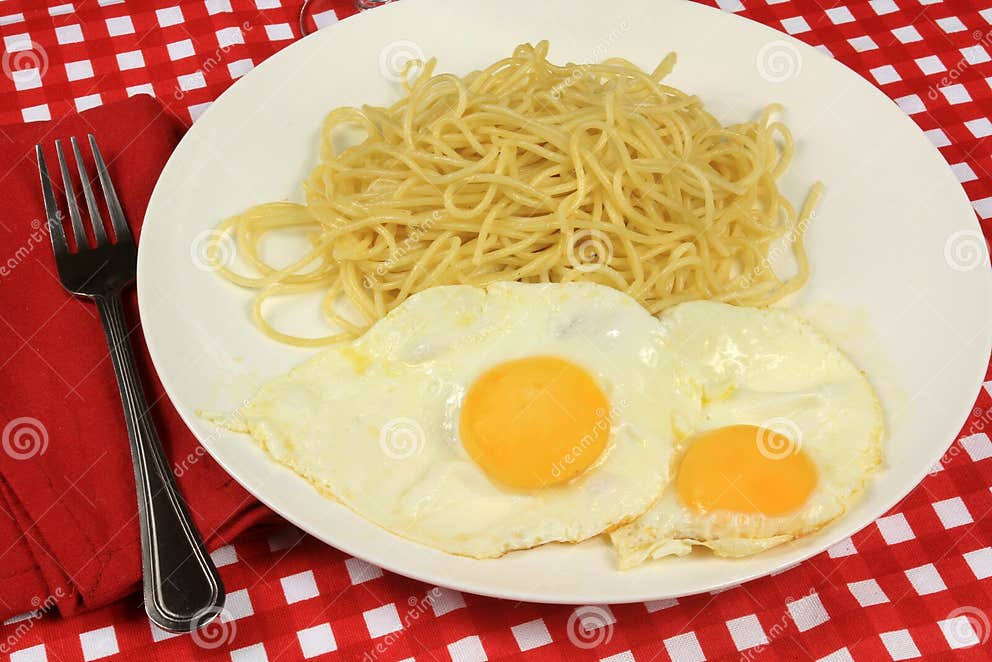 Egg and spaghetti stock image. Image of eggs, creamy - 87487529