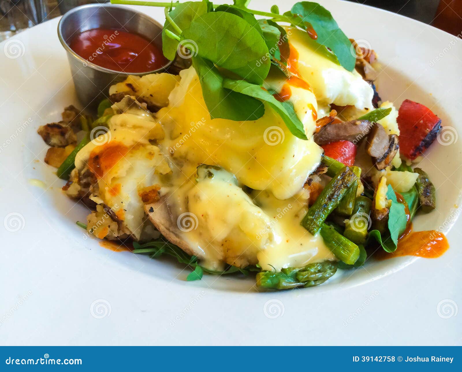 Eggs Benedict Breakfast Plate Stock Photo - Image of tasty, cook: 39142758