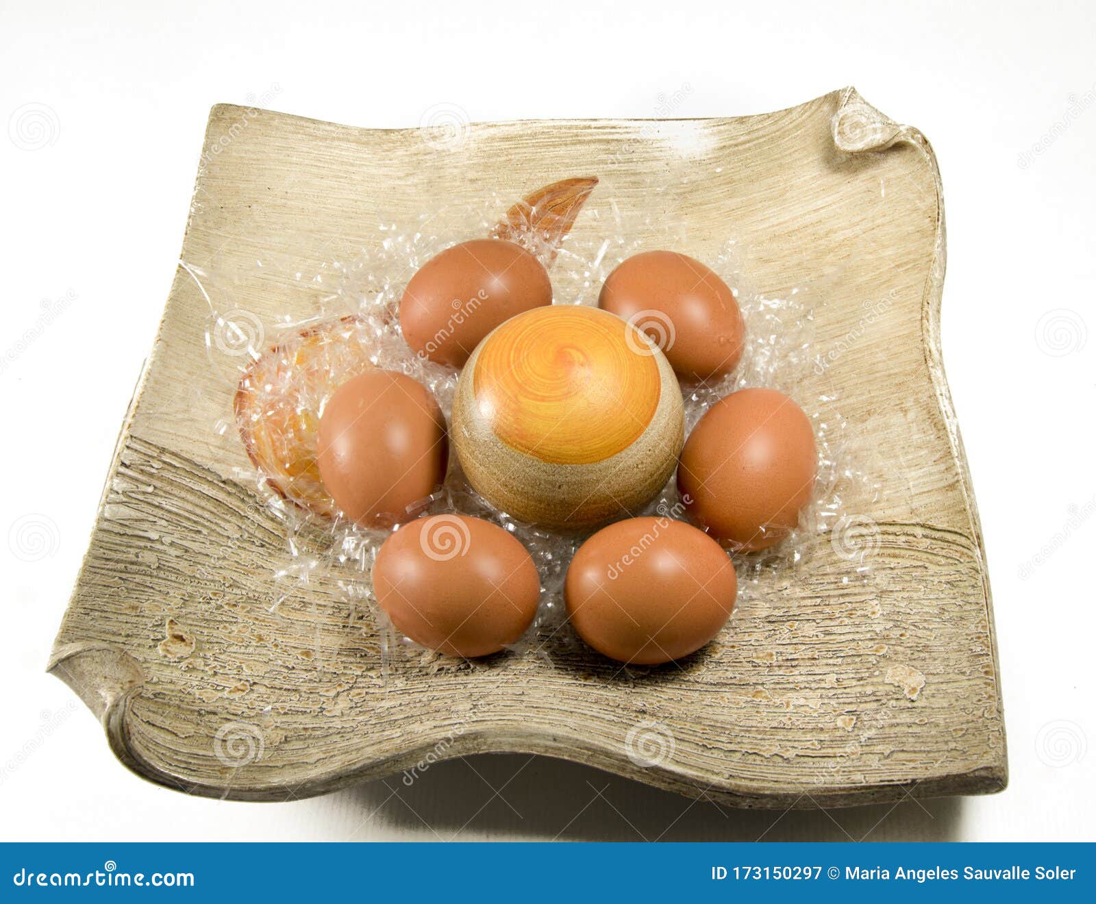 Eggs in a circle. stock image. Image of poultry, blond - 173150297