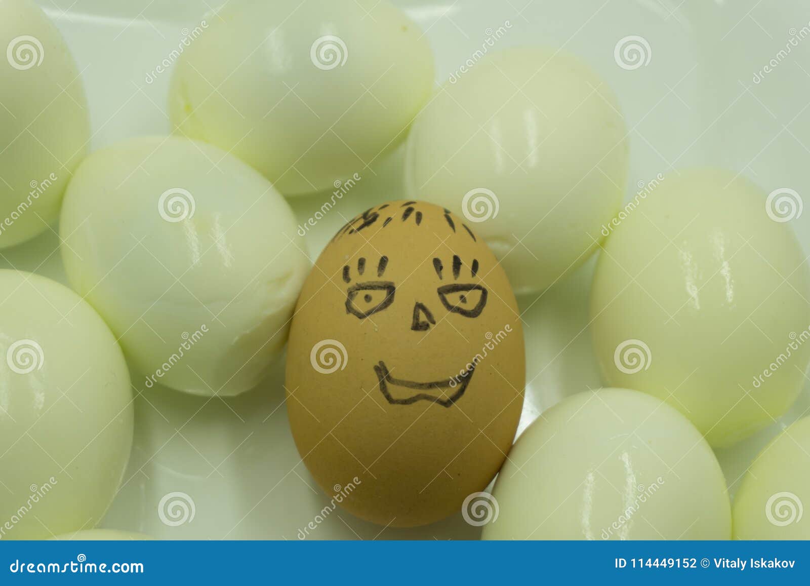 Eggs Faces, Drawnigs on Eggs. an Egg Staring with Dramatic Face ...