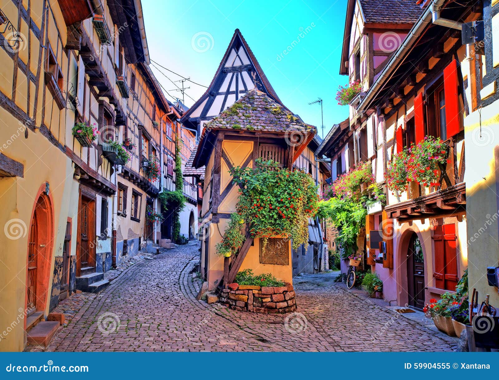 Eguisheim, Alsacia, Francia Imagen de archivo - Imagen de pintoresco ...