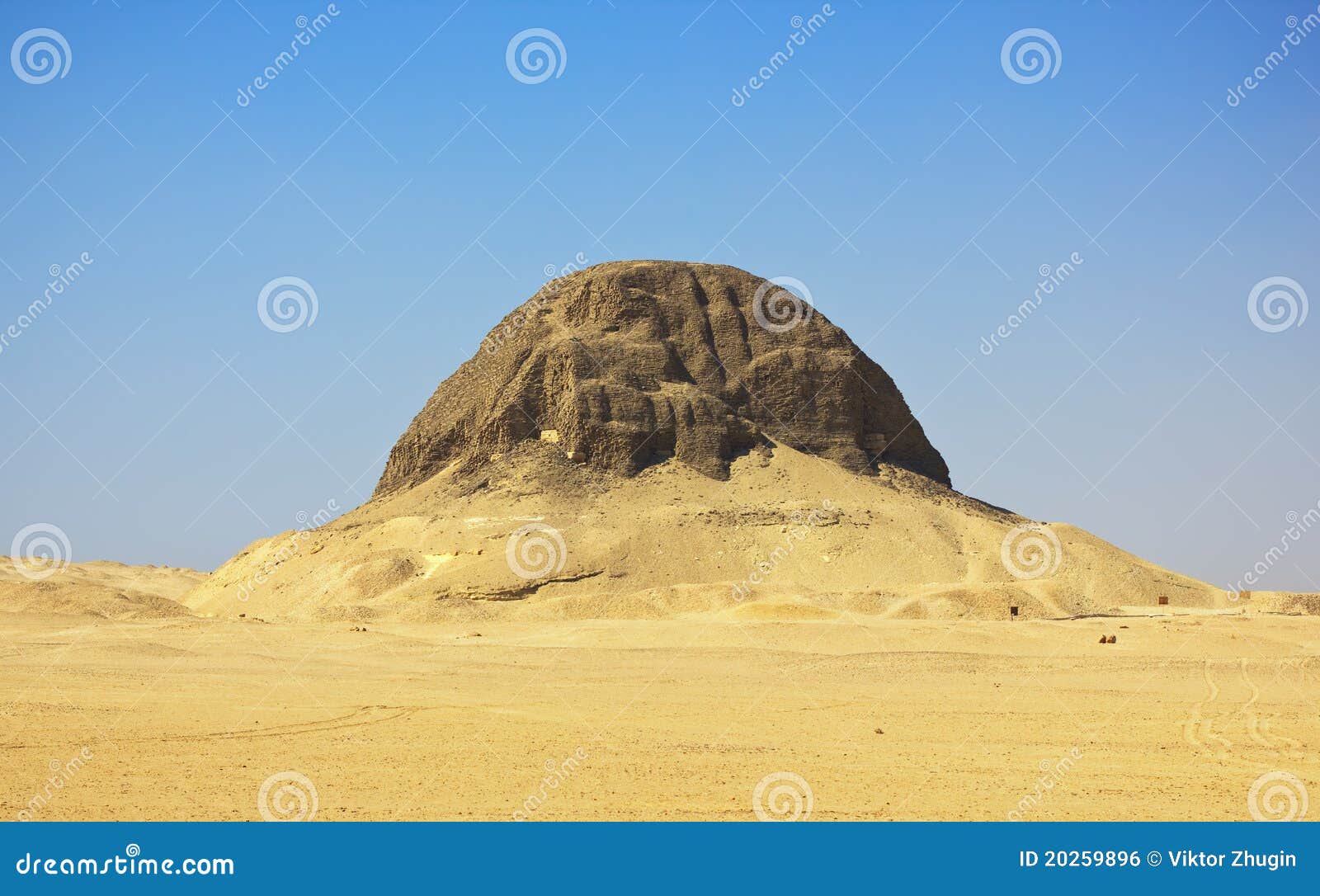 Egyptian Pyramid at Al-Lahun Stock Photo - Image of history, travel ...