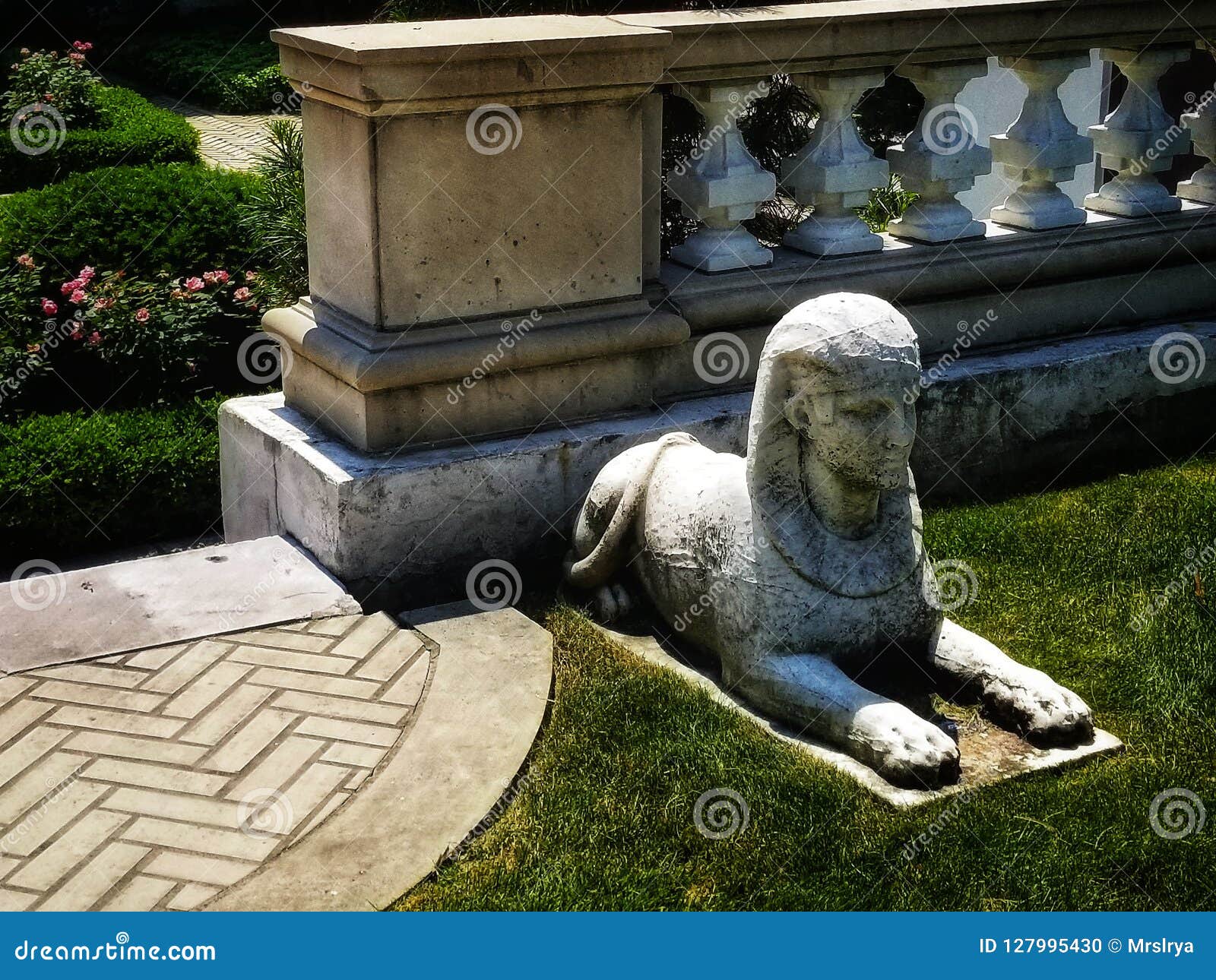 Statue stock photo. Image of concrete, grass, museum - 127995430