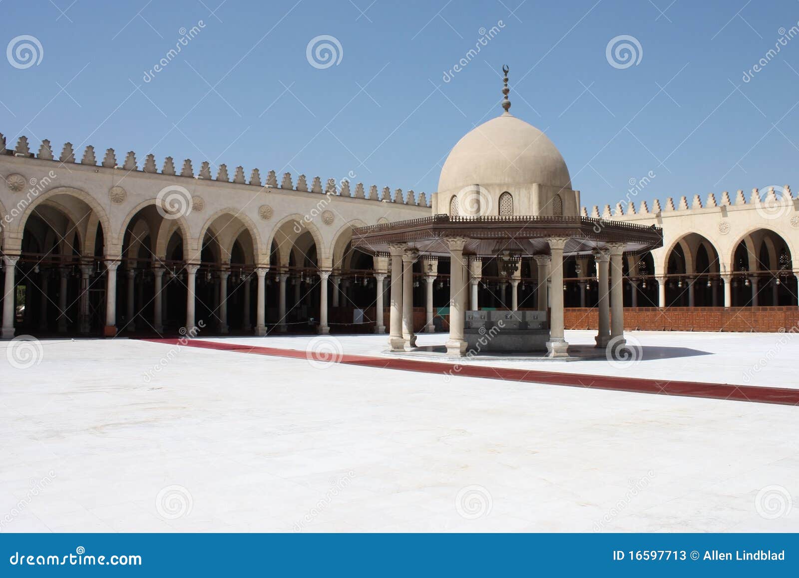 Egyptische Moskee stock afbeelding. Image of islam, tapijt - 16597713