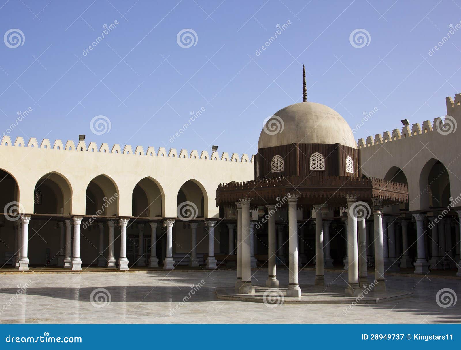 EGYPTISCHE MOSKEE stock afbeelding. Image of binnenplaats - 28949737