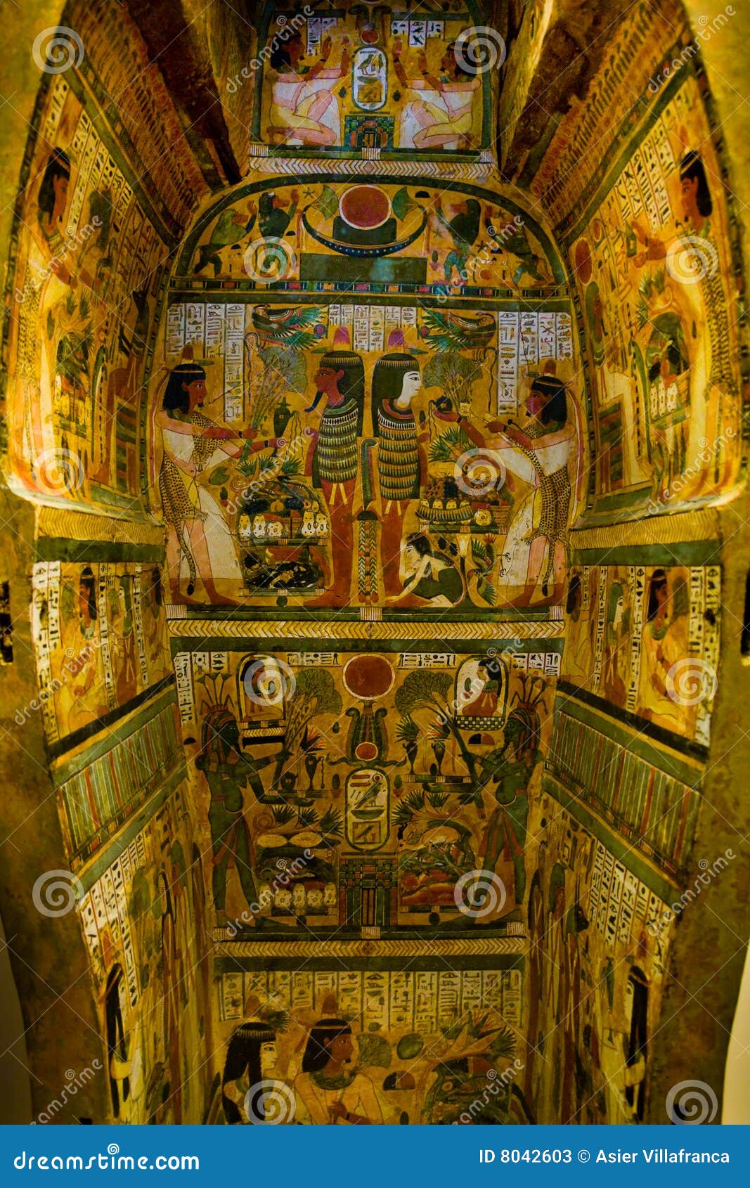 Egyptisk sarkofag fotografering för bildbyråer. Bild av museum - 8042603