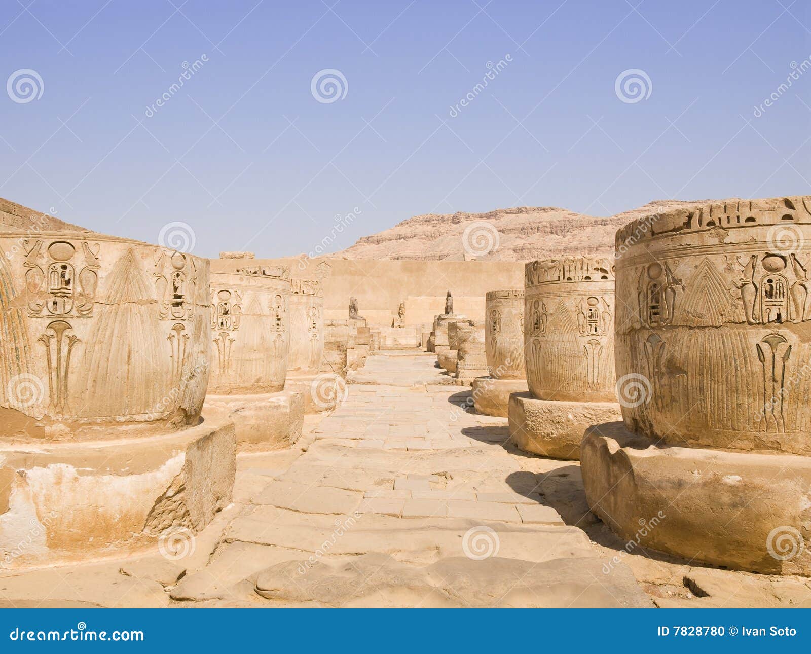 Egyptiska kolonner arkivfoto. Bild av antikviteten, historia - 7828780