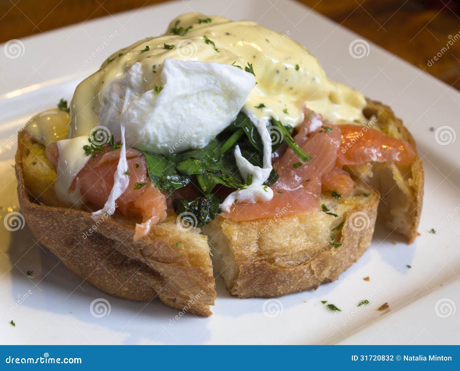 Ei Benedict mit Lachsen stockfoto. Bild von makro, lachse - 31720832