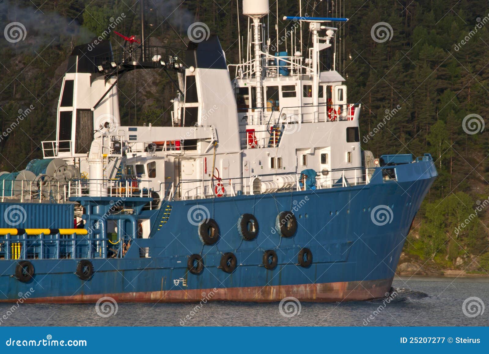 Eide fighter, tug stock image. Image of harbor, port - 25207277