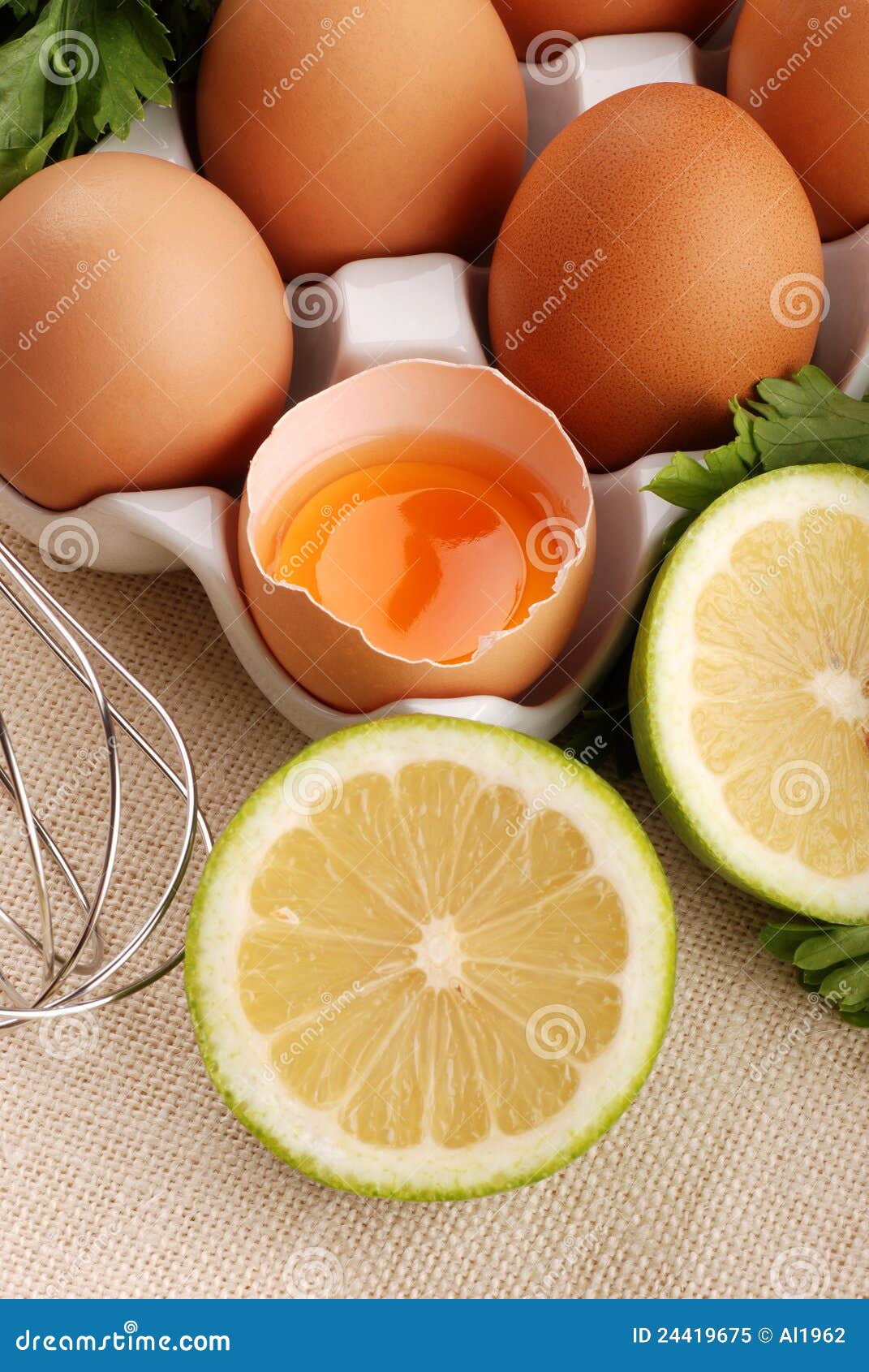 Eidotter mit Zitrone stockbild. Bild von kreis, essen - 24419675