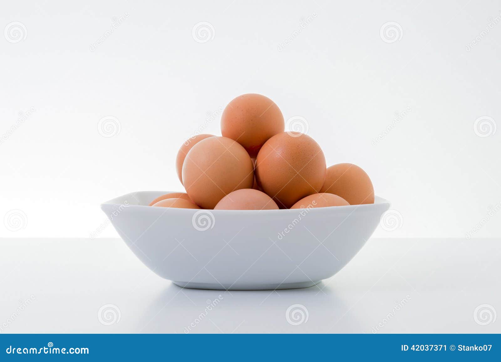 Eier stockbild. Bild von braun, voll, haushalt, frühstück - 42037371