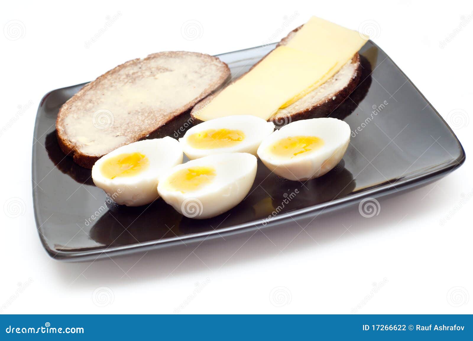 Eier und Brot mit Butter stockfoto. Bild von stimmung - 17266622