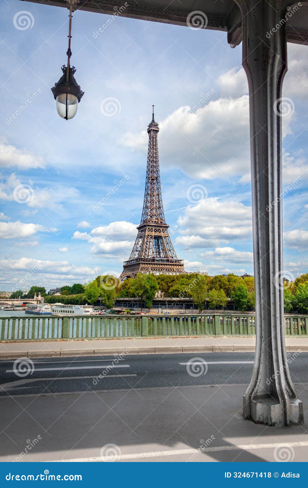 Eiffel Tower and Bir Hakeim Bridge Stock Photo - Image of girder, arch ...