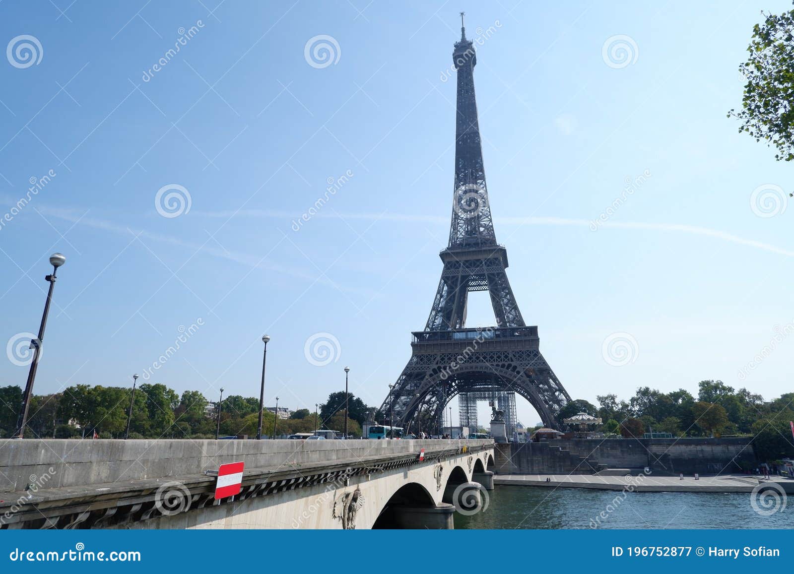 Eiffel Tower with Bridge Connected Seine River Editorial Photography ...