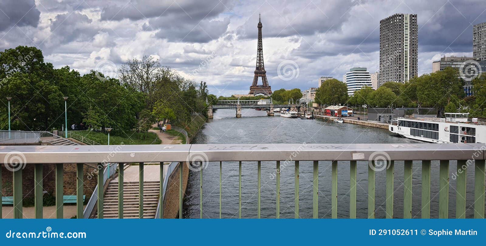 Eiffel tower from bridge stock image. Image of walkway - 291052611