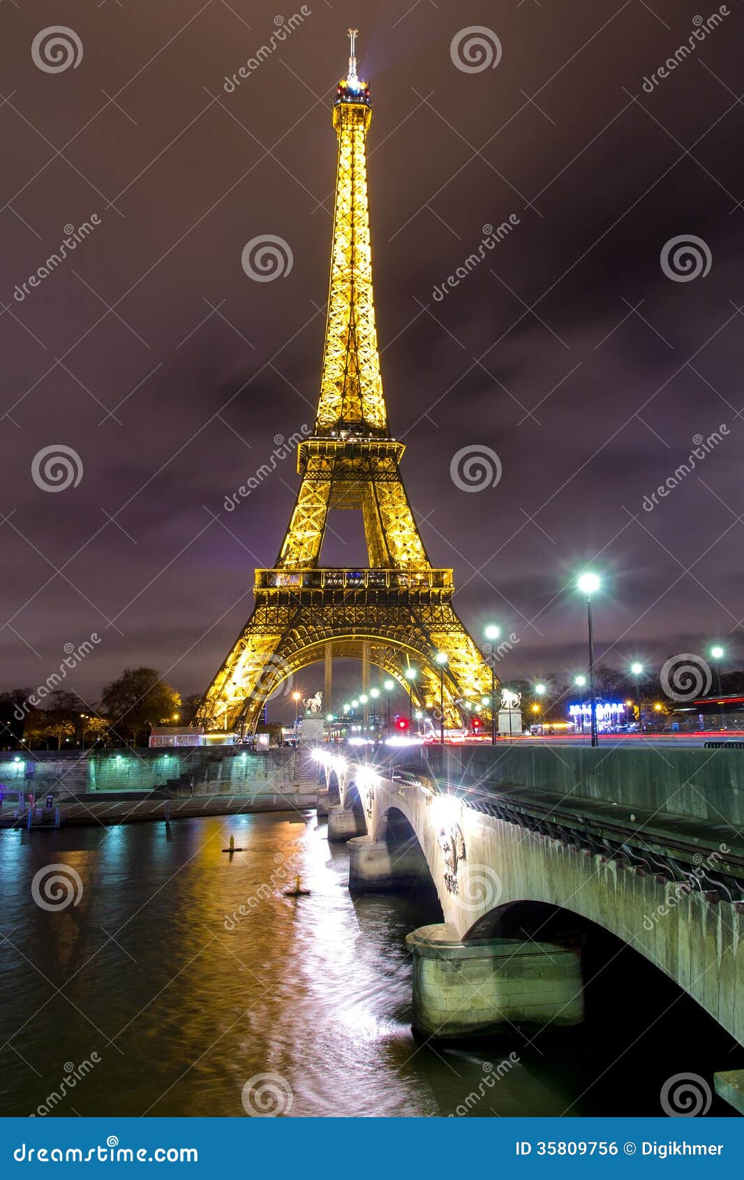 Eiffel Tower editorial photo. Image of metal, attraction - 35809756