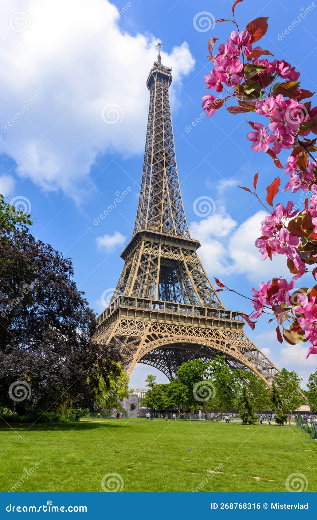 Eiffel Tower and Field of Mars in Spring, Paris, France Stock Photo ...