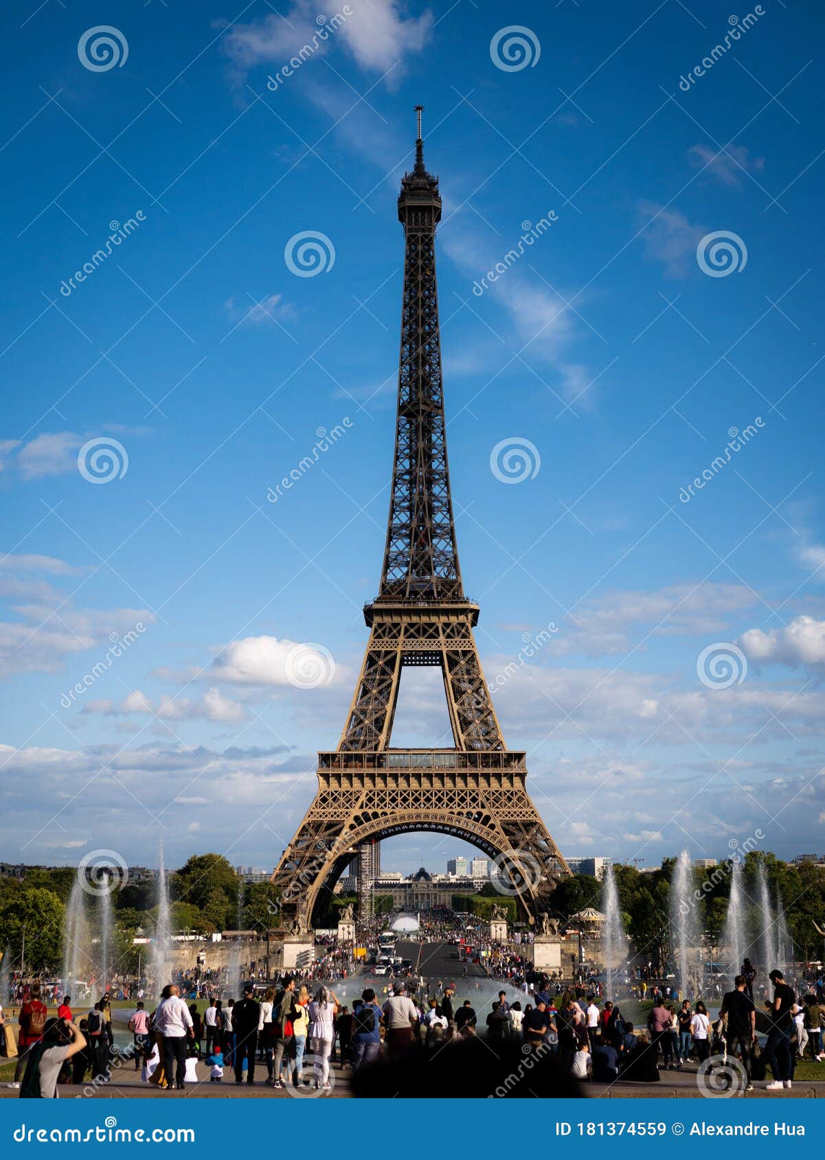 Eiffel tower in Paris editorial stock image. Image of temple - 181374559