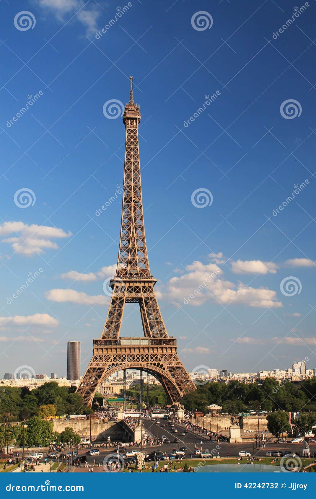 Eiffel Tower on a Sunny Day in Paris Stock Photo - Image of iconic ...